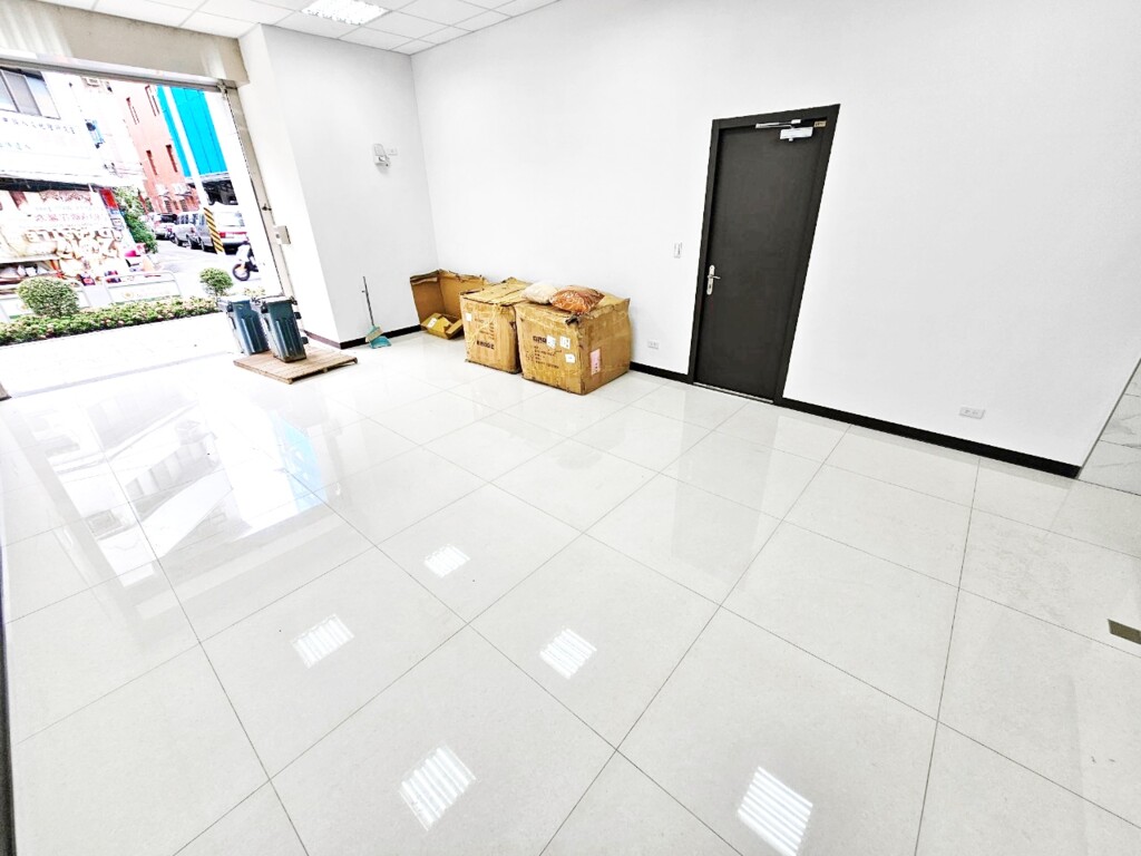 新北市板橋區長安街電梯大廈o9a37）捷運板新★海山高中【全新金店面】可營登 房屋出租 樂屋網