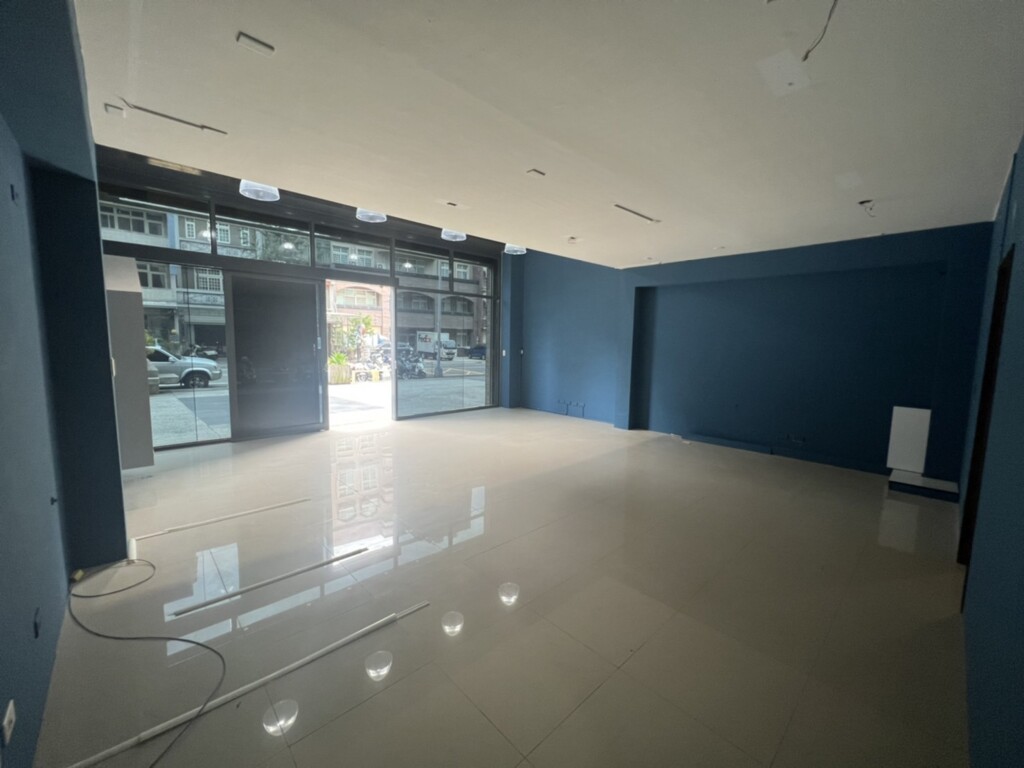 德鑫春天新竹縣竹北市成功六街店面 喜來登商圈 德鑫春天 大面寬黃金店面 房屋出售 樂屋網