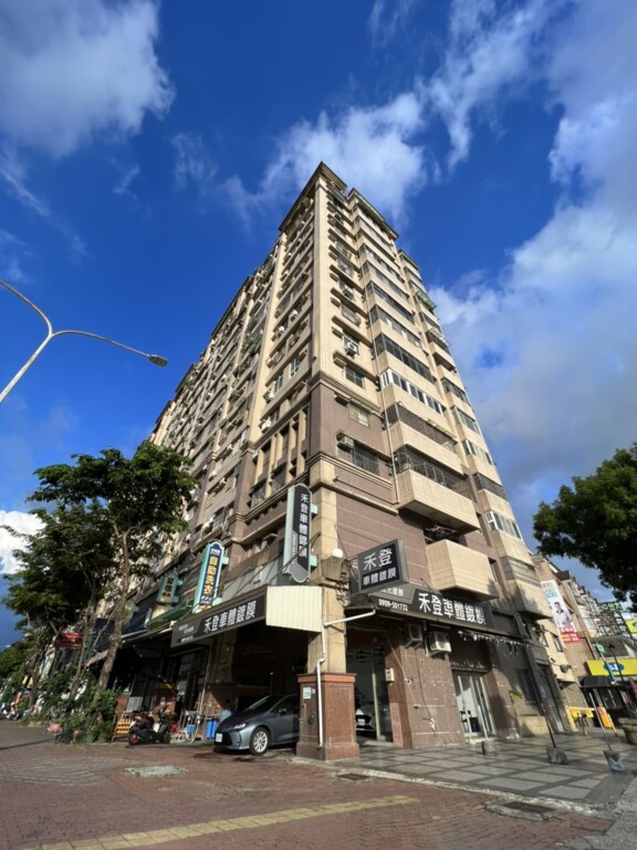 高巢家庭巴黎區高雄市前鎮區凱旋四路電梯大廈獨賣亞灣夢時代三房大平車景觀捷運宅高巢家庭巴黎區 房屋出售 樂屋網