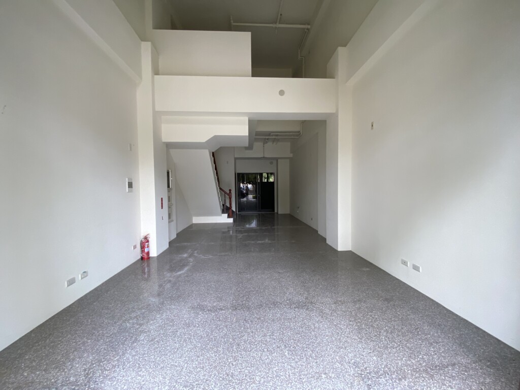太子城大樓區高雄市楠梓區楠梓路電梯大廈楠梓國小~臨路面寬 1夾黃金店面附平面車位 房屋出租 樂屋網