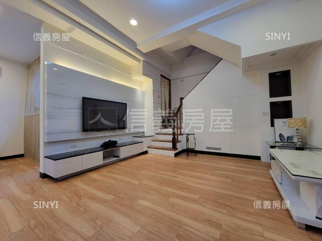 法國小鎮 香榭區新北市林口區興林路別墅近康橋法國小鎮別墅 房屋出售 樂屋網