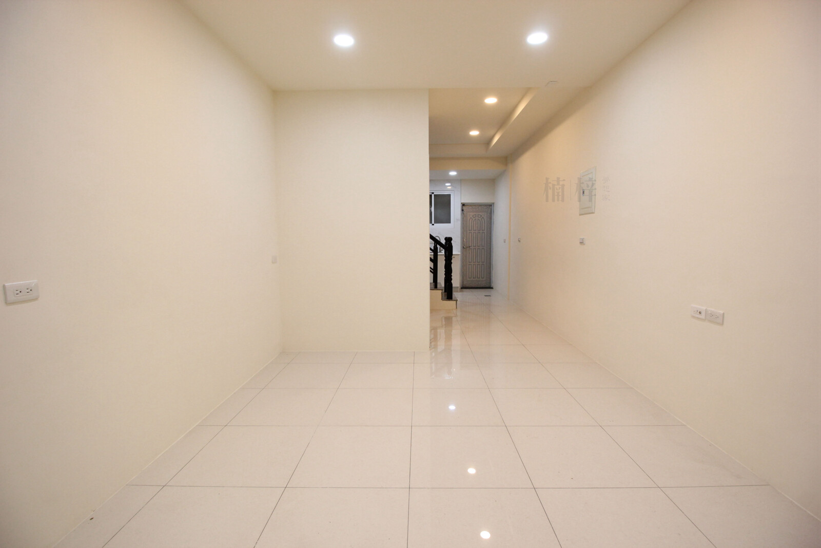左營|左營大路商圈|翻新靜巷小透天 高雄市左營區買房子、房屋出售 樂屋網