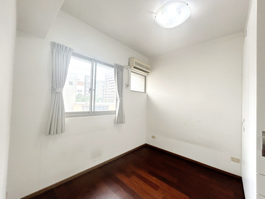 摩登歐洲台中市西屯區逢甲路電梯大廈|專任 逢甲商圈櫻花摩登歐洲三房車位| 房屋出售 樂屋網
