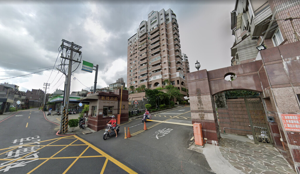 龍揚山莊高雄市鳥松區松埔北巷電梯大廈鳥松國中＊電梯2房＋陽台＊游泳池｜全家｜環境清幽 房屋出售 樂屋網