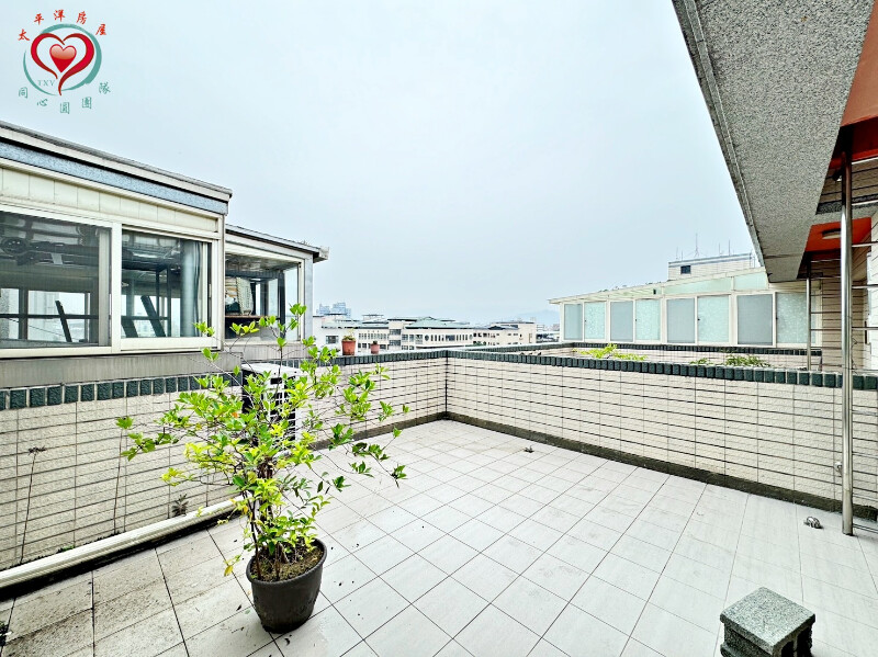 專鶯歌華登電梯透店門口停車同心圓曹根寧 新北市鶯歌區華登蒔繪華登金捷殿買房子、房屋出售 樂屋網