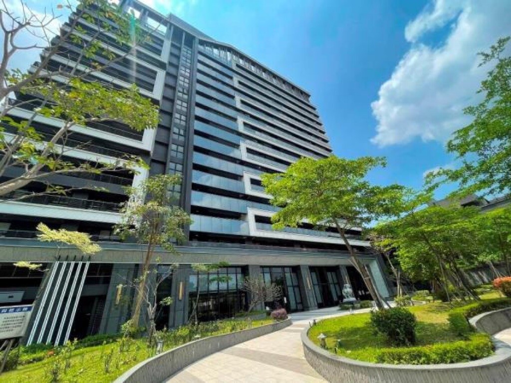 龍騰上河堤高雄市鳳山區北仁街電梯大廈獨家專約 華鳳上河堤 高樓層景觀21房車位 房屋出售 樂屋網