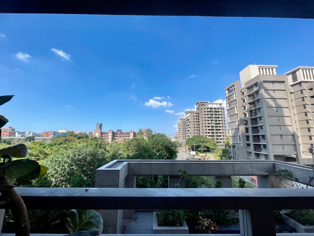 湖濱1號no4湖濱雙星台中市東區樂業南路電梯大廈東區lalaport百貨湖濱四房平車樹梢戶 房屋出售 樂屋網