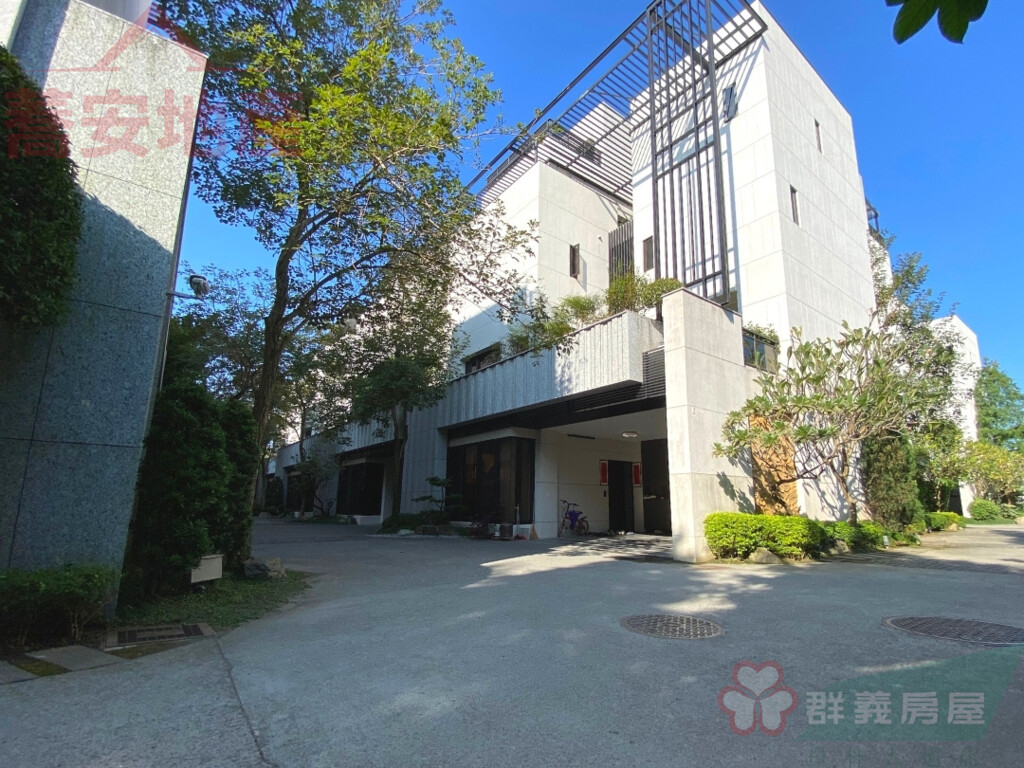 大熊藏鋒彰化縣員林市山腳路五段別墅員林莊園社區電梯別墅2戶可選 員林土地房屋♥林沛晴 房屋出售 樂屋網