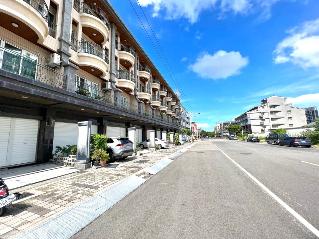 高雄市楠梓區大學南路別墅租高大特區東段臨路透天金店面住辦皆宜 房屋出租 樂屋網