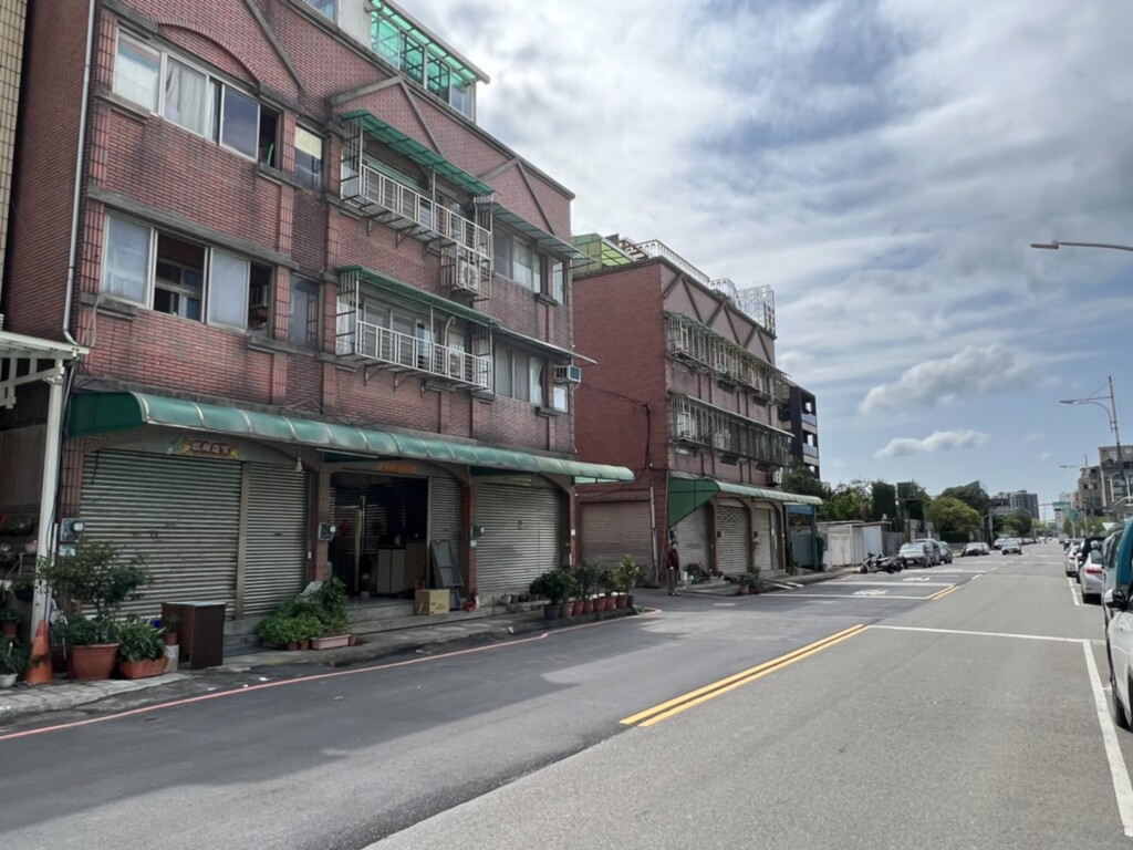 新北市八里區忠孝路透天厝k623左岸透天店面住辦皆宜採光3廳4大房3衛 房屋出售 樂屋網