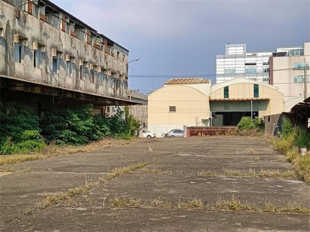 高雄市大寮區鳳屏一路廠房鳳屏一路上面寬工業廠房 房屋出租 樂屋網