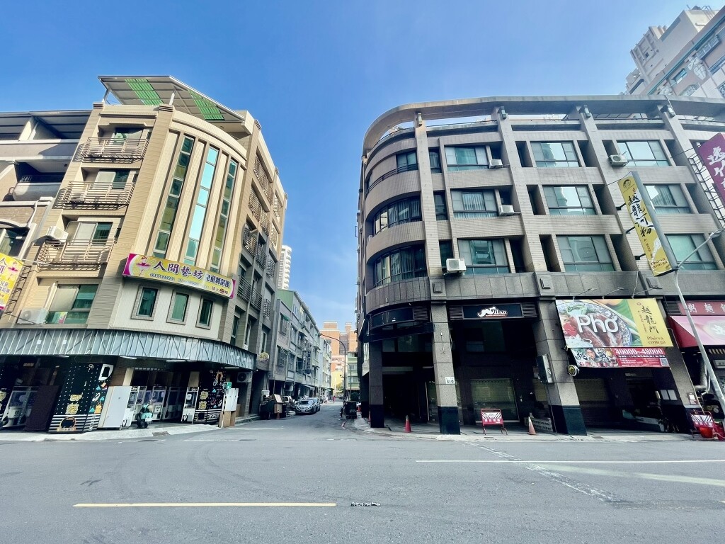 高雄市左營區立大路r15左營崇德商圈 1夾層黃金店面出租 樂屋網