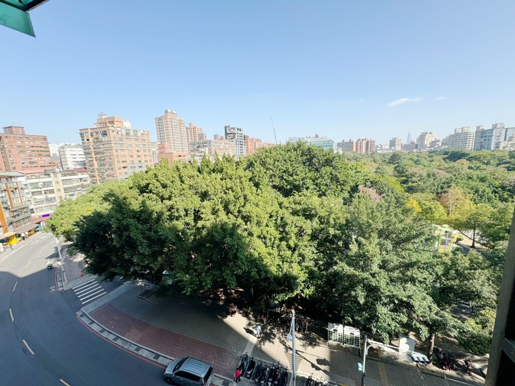 御書苑新北市中和區中安街電梯大廈正面四號公園景觀戶車位 饒庭華太平洋房屋 房屋出售 樂屋網