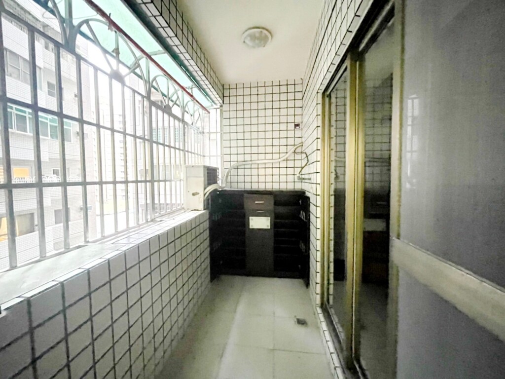 吉祥如意大樓高雄市鼓山區明華路電梯大廈r14巨蛋捷運站陽台進出四房平車 房屋出租 樂屋網