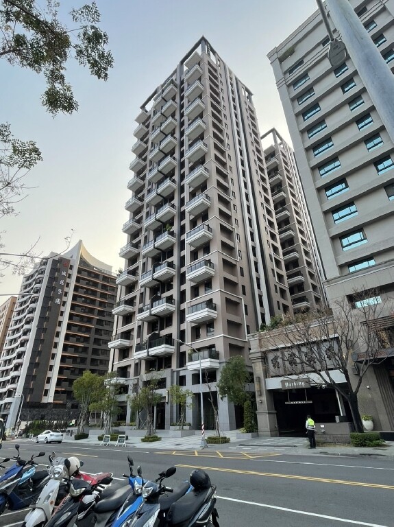 光洲耘翠高雄市鼓山區美術東四路電梯大廈耘翠質感高樓景觀質感三房雙平車 房屋出租 樂屋網