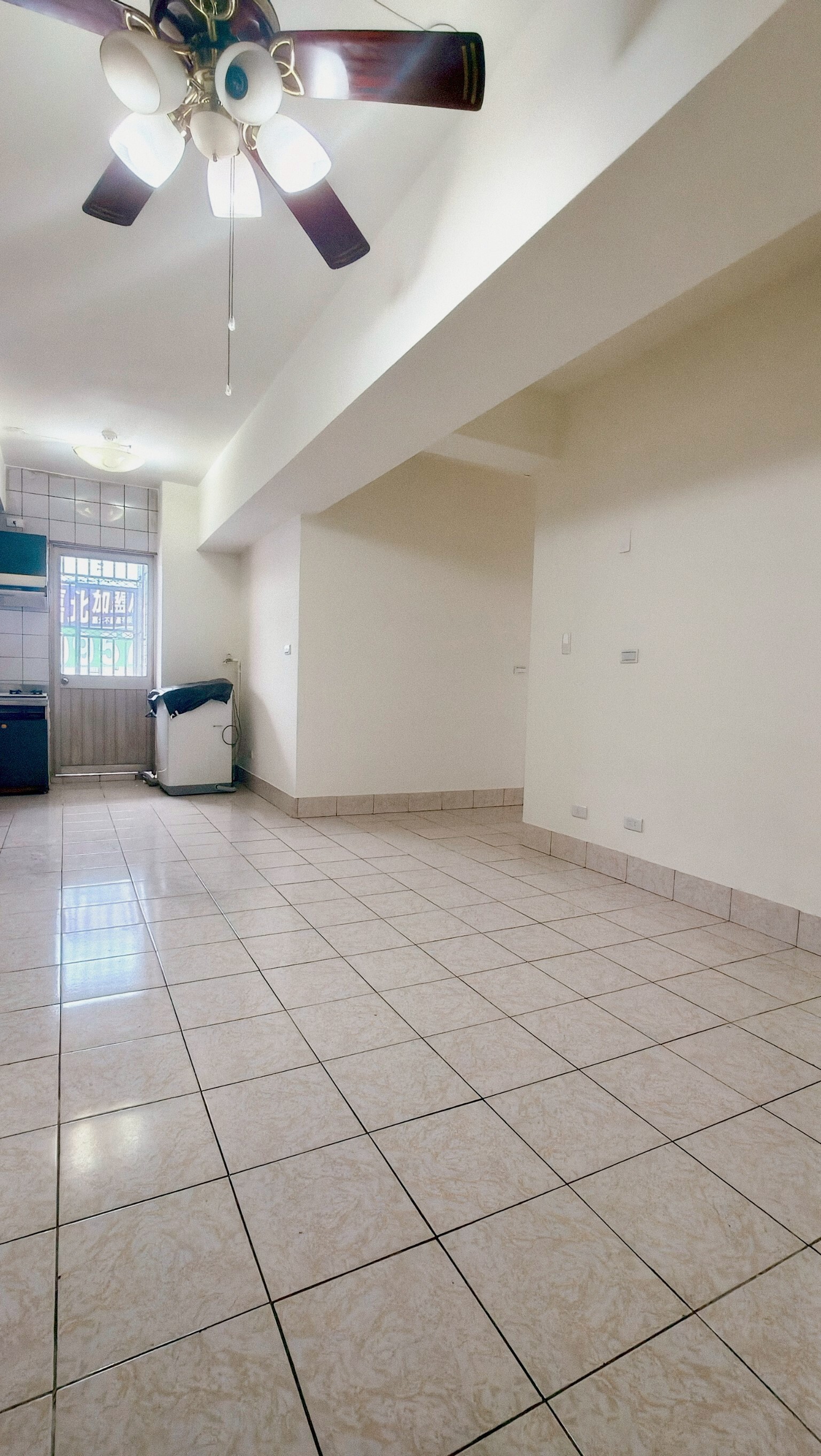 體育館車位美2房 - 曼哈頓大廈更多社區優質物件 | 樂屋網