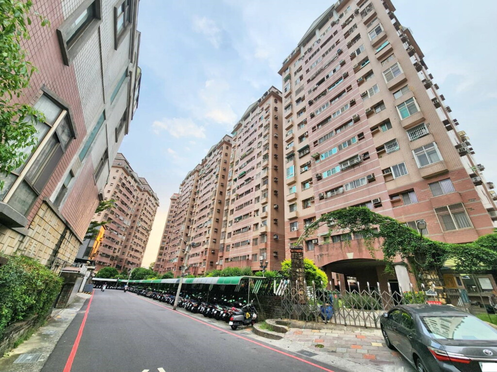 台南市永康區中正路電梯大廈南科首選歐洲世界景觀三房 房屋出售 樂屋網