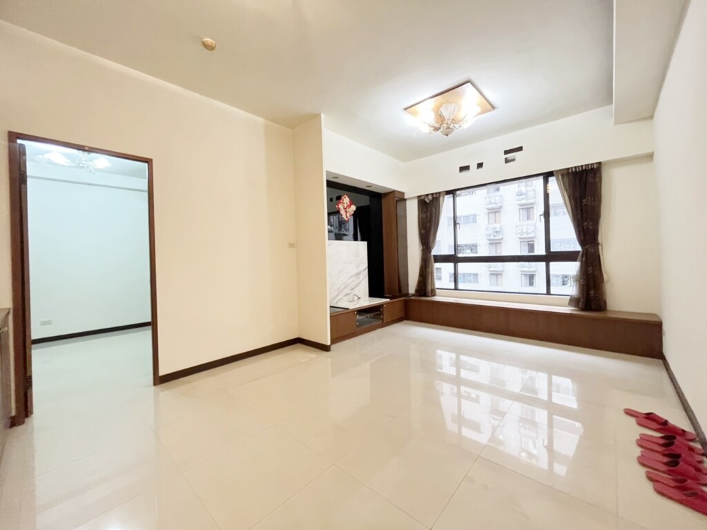 世界公園,新北市樹林區佳園路三段,電梯大廈,世界公園雙衛開窗四房全國彤彤 | 房屋出售 | 樂屋網