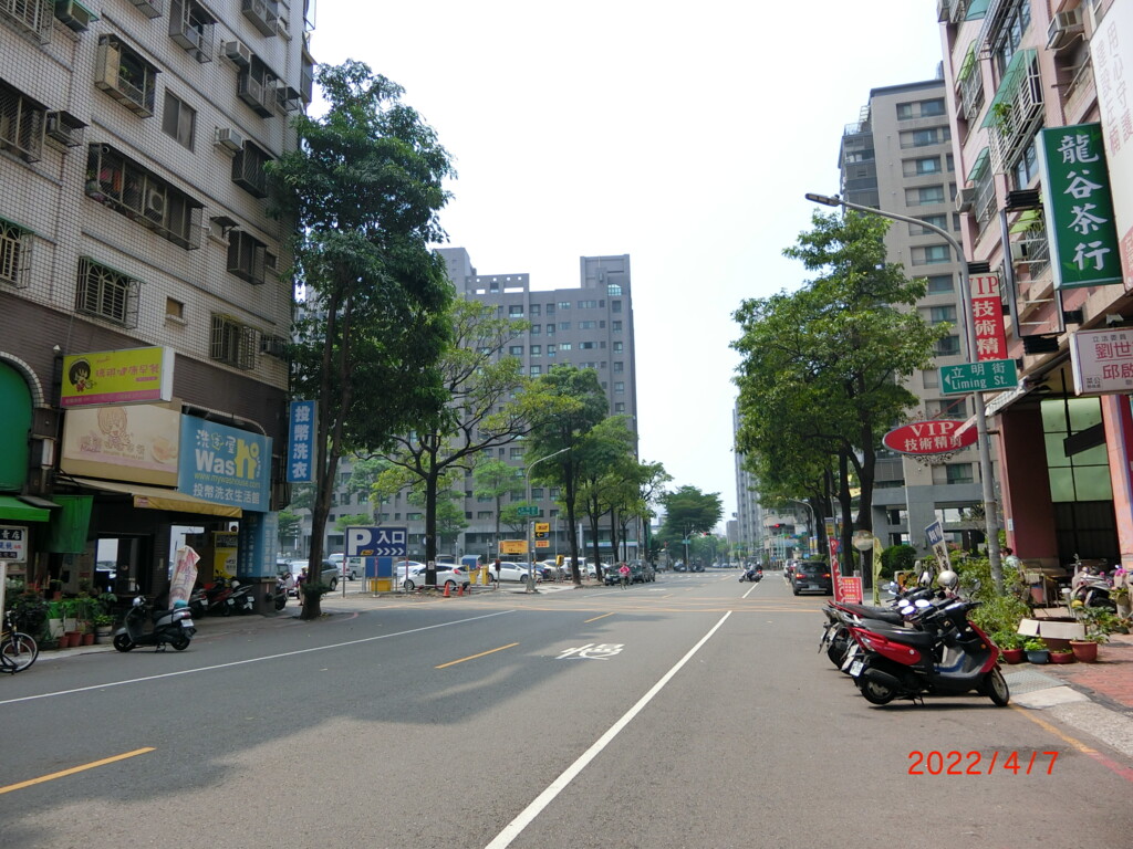 高雄市左營區立明街電梯大廈自由黃昏市場微笑公園新民國小3房店住平車 房屋出租 樂屋網