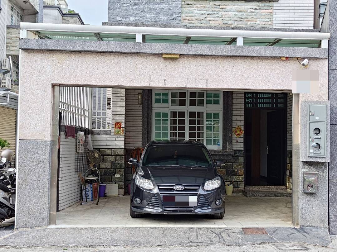 B1602~~北社尾輕屋齡邊間別墅~~黃紋芯 嘉義市西區買房子、房屋出售 樂屋網
