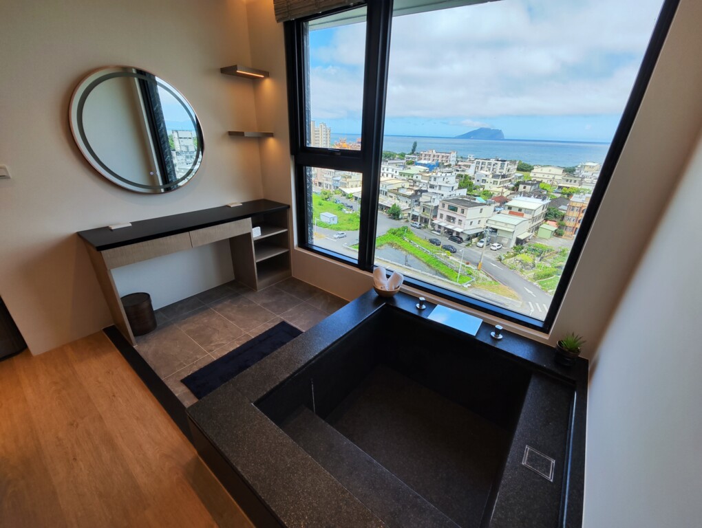 晏京山嶼海宜蘭縣頭城鎮河堤路電梯大廈頭城宴京山嶼海~高樓大面海景獨立平面車位 房屋出售 樂屋網