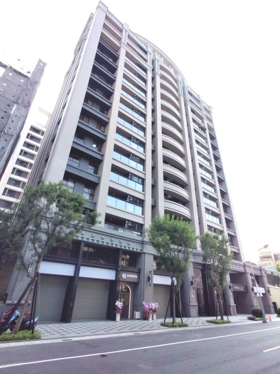 棋琴22重奏高雄市三民區察哈爾二街電梯大廈全新未入住棋琴22重奏景觀捷運宅 3改2房大平車 房屋出售 樂屋網
