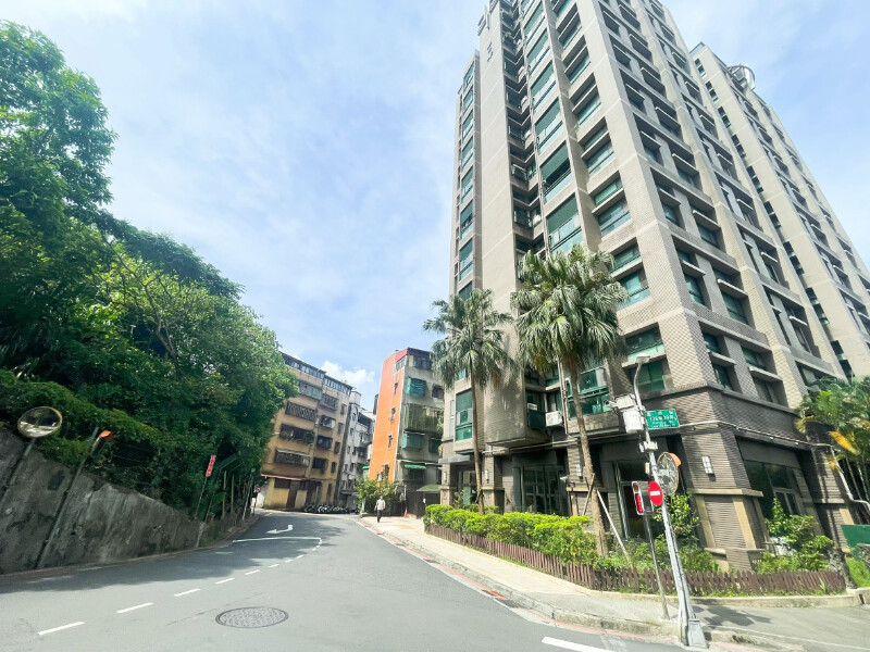 富貴莊園台北市內湖區康樂街電梯大廈富貴莊園31房車位，4年屋況新 房屋出租 樂屋網