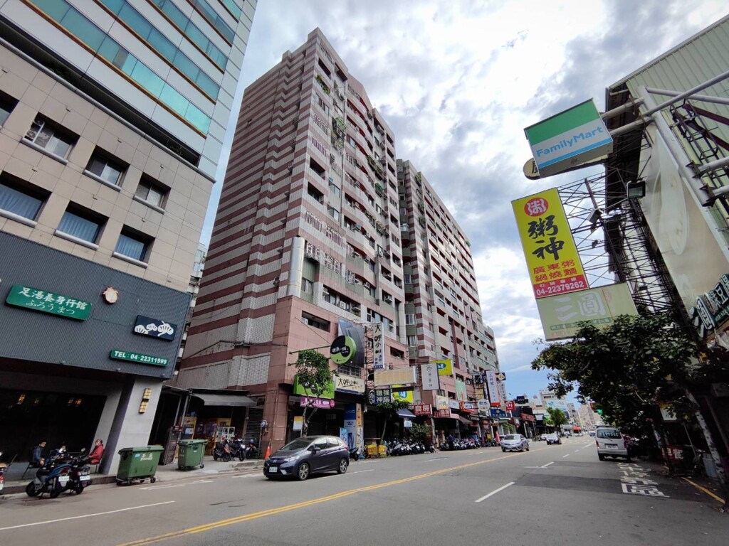 長虹天廈台中市北區漢口路四段電梯大廈長虹天廈獨洗獨曬台水台電朝南套房 房屋出租 樂屋網