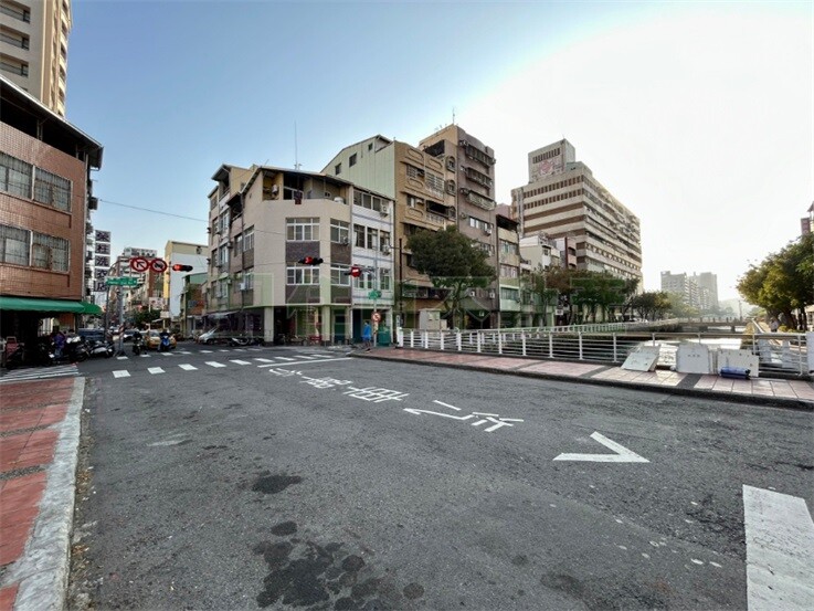建地雄中對面的百坪商業地高雄市三民區三塊厝段一小段 樂屋網 土地買賣