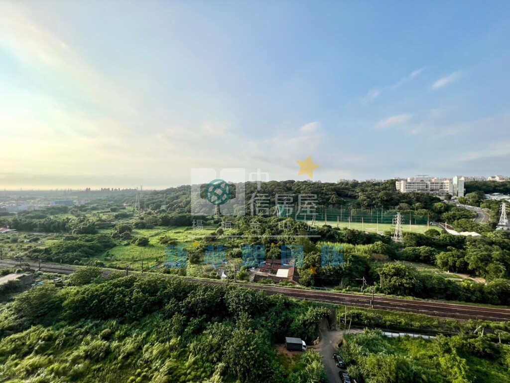 香梅一品桃園市楊梅區楊新北路電梯大廈楊梅市區~全新未住過~景觀4房車 房屋出售 樂屋網