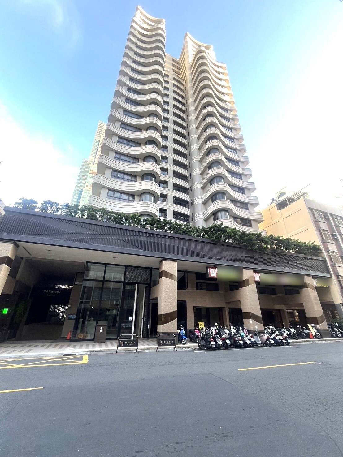 亞灣旗艦店總部大面寬約167米 價格好談 高雄市苓雅區福懋圓方買房子 樂屋網