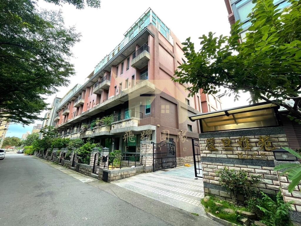 復旦雅苑桃園市平鎮區復旦路二段別墅平興復旦學區~近文化國小商圈，雙車美別墅，免管理費 房屋出售 樂屋網