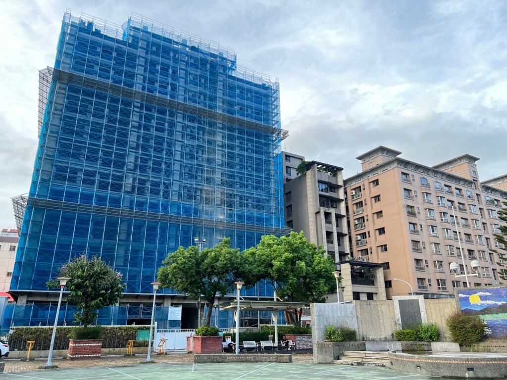 洋溢綠境新北市蘆洲區永康街電梯大廈洋溢綠境 ️長榮商圈 ️面公園三房雙車 ️雙衛開窗 房屋出售 樂屋網