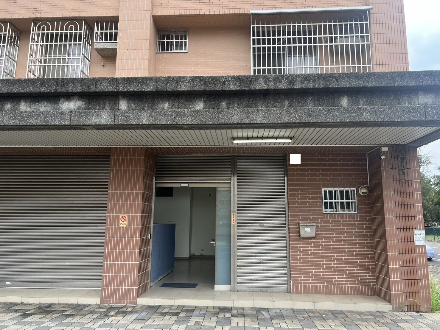 高雄市左營區緯九路租丨合群新城丨大辦公室丨臨路好停車出租 樂屋網