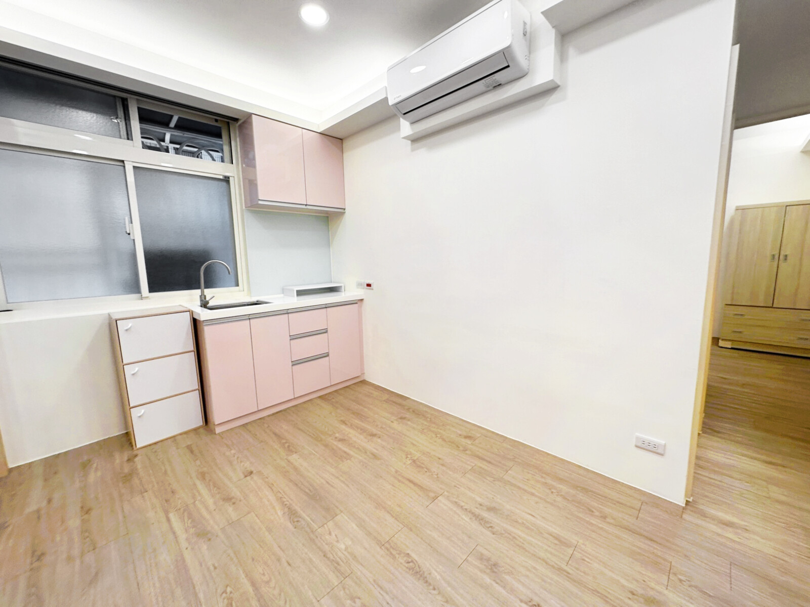新北市板橋區莒光路公寓o2h19)捷運新埔站2分【精緻2房】陽台★流理台 房屋出租 樂屋網