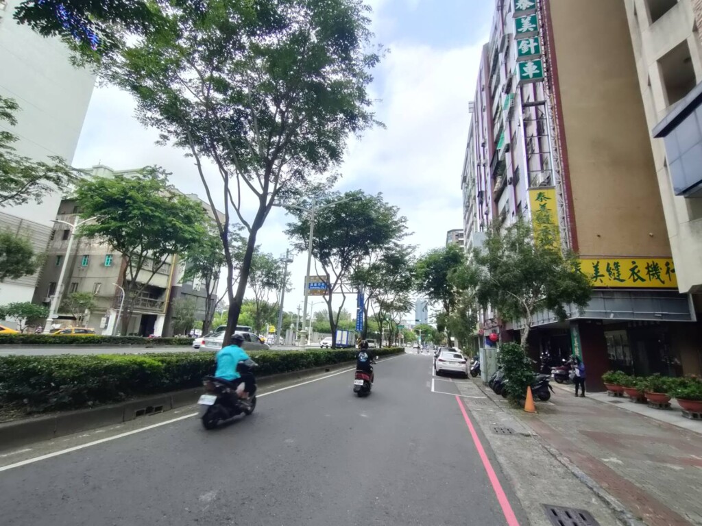 高雄市前金區中華三路電梯大廈中央公園金店面12f 房屋出租 樂屋網