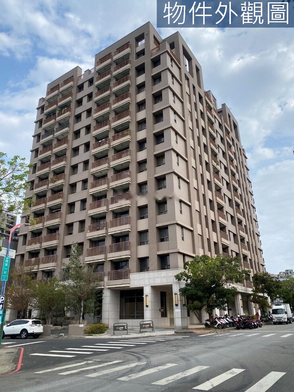 坤悅o2台中市北屯區建和路一段電梯大廈北屯中國醫bot坤悅02大四房平車頂樓大露臺美景 房屋出售 樂屋網