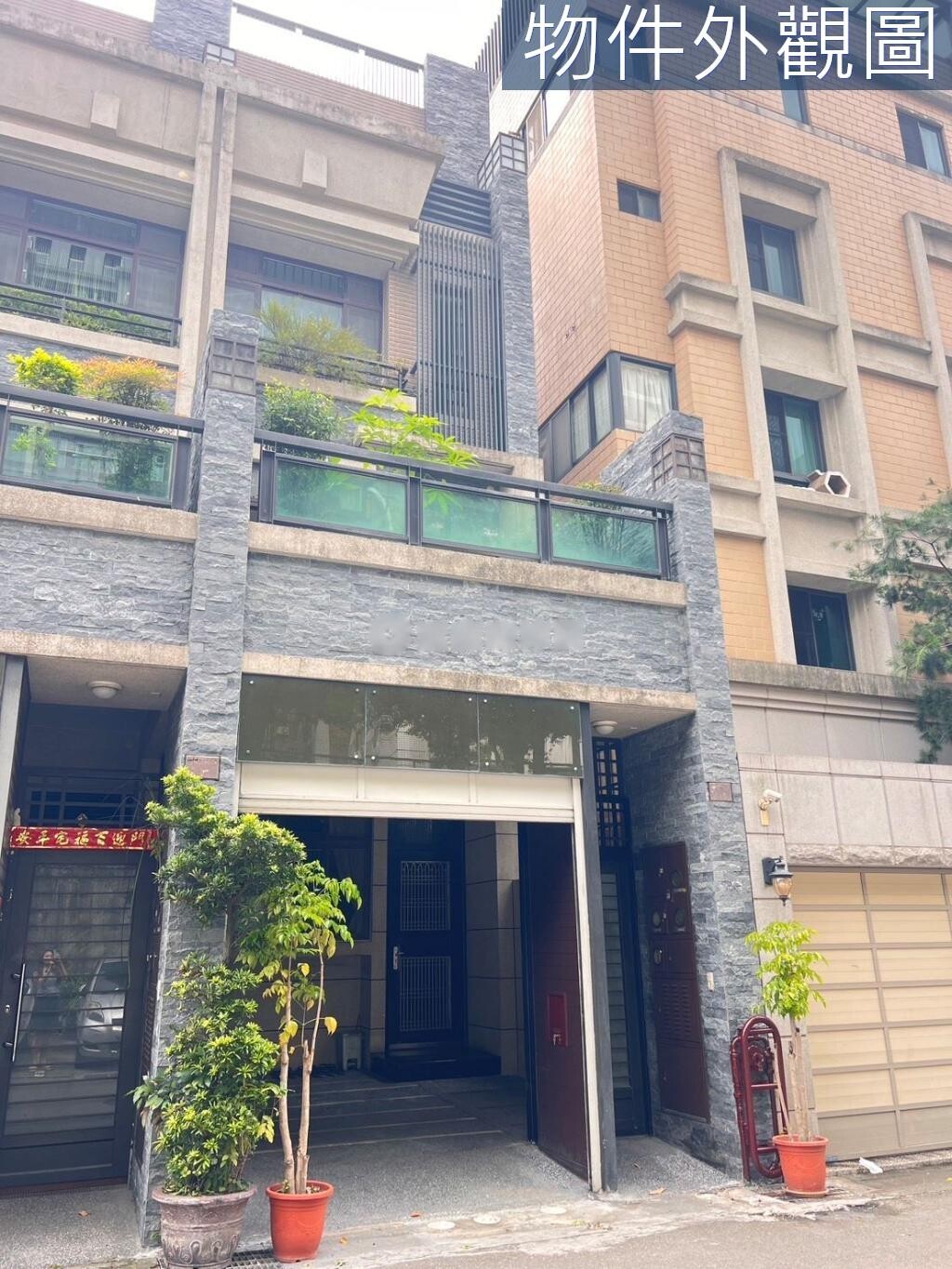 西屯世貿前庫停車稀有四大房別墅 台中市西屯區買房子、房屋出售 樂屋網