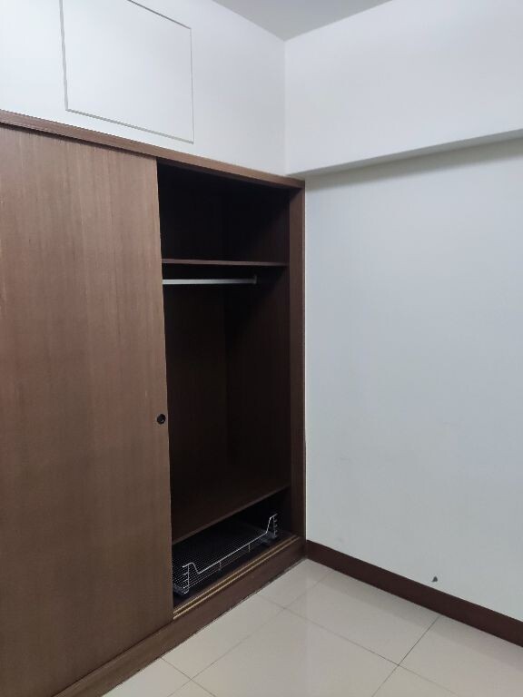 愛情海大廈高雄市左營區重上街電梯大廈傢俱店全付大樓兩房，生活機能便利方便 房屋出租 樂屋網