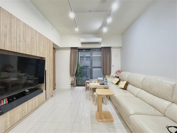 千代岩高雄市鼓山區龍水二路電梯大廈《鼓山 美術館》青海商圈 日系質感 三房車位 房屋出售 樂屋網