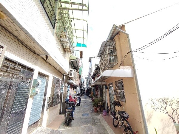 高雄市前金區成功一路透天厝套房 前金區漢神百貨約200公尺內，可短租 房屋出租 樂屋網