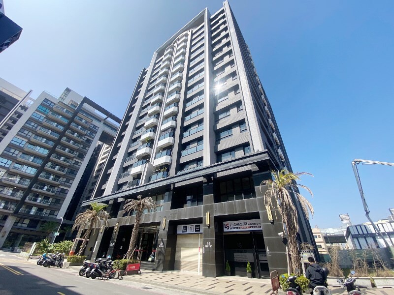 冠傑新都匯高雄市鳳山區頂新六街電梯大廈頂新冠傑新都匯二房車位高樓層、双衛 房屋出租 樂屋網