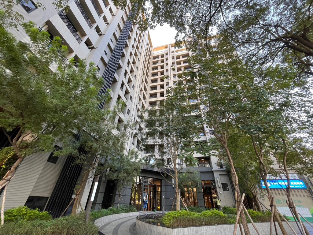 學學一中台中市東區進化路電梯大廈專任⚡️一中商圈3年屋~大三房休旅車位 房屋出售 樂屋網