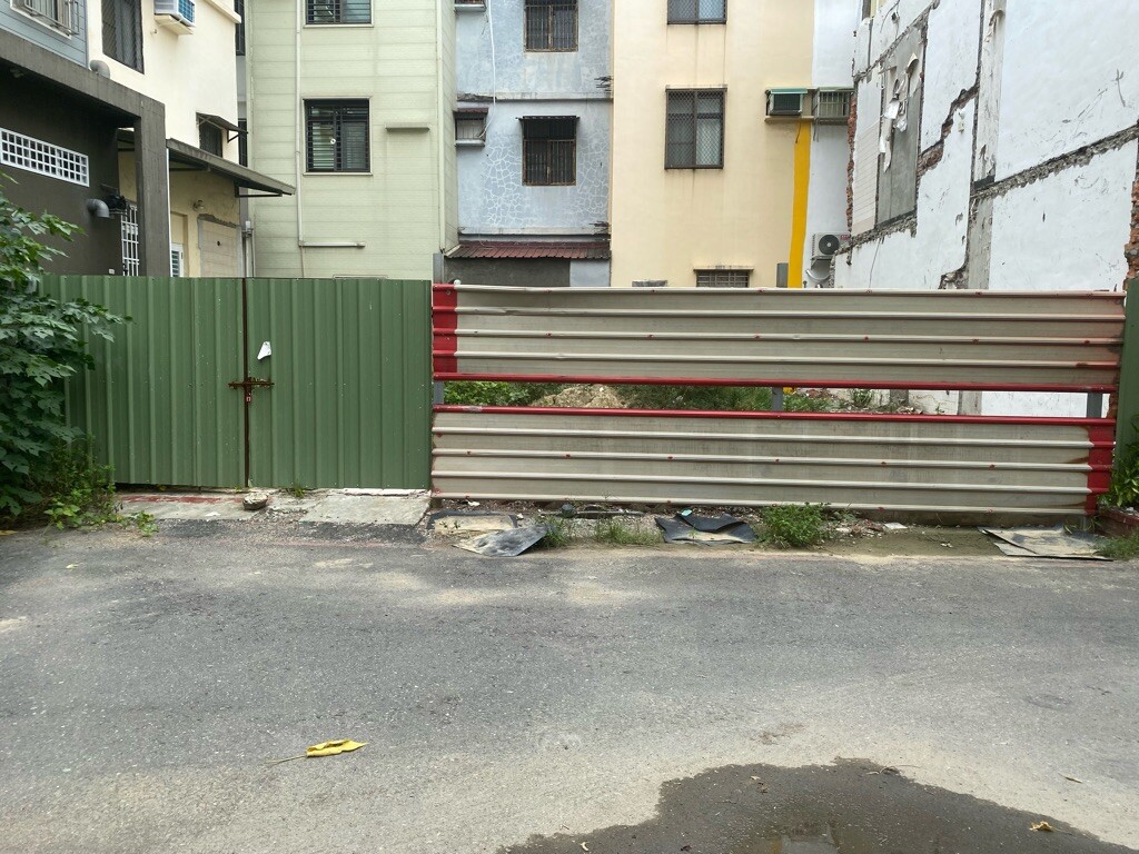 建地鳳山國中大面寬建地高雄市鳳山區建國路一段17巷 樂屋網 土地買賣