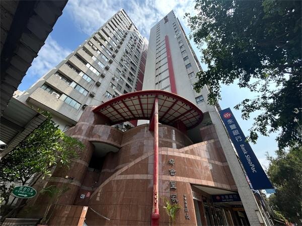 高雄市苓雅區中華四路電梯大廈亞洲新灣區大露臺五房3衛露臺樓中樓大平車 房屋出售 樂屋網