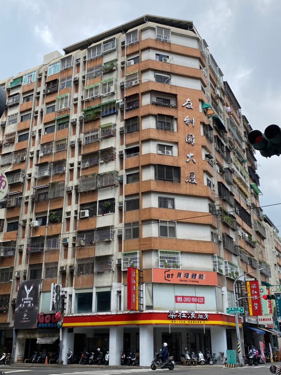友利園大廈no2高雄市苓雅區興中一路電梯大廈三多商圈捷運大三房平車 房屋出售 樂屋網