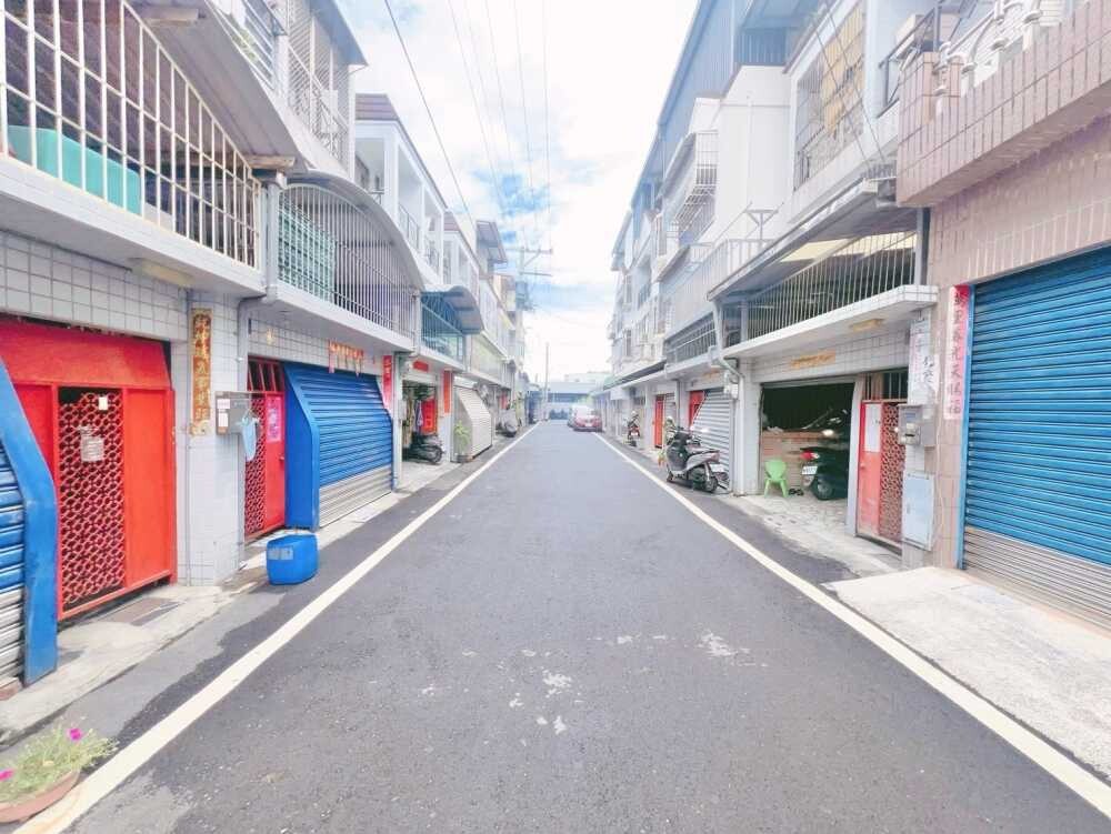 岡山嘉興 大樓價買透天 超值車庫透天 高雄市岡山區買房子、房屋出售 樂屋網