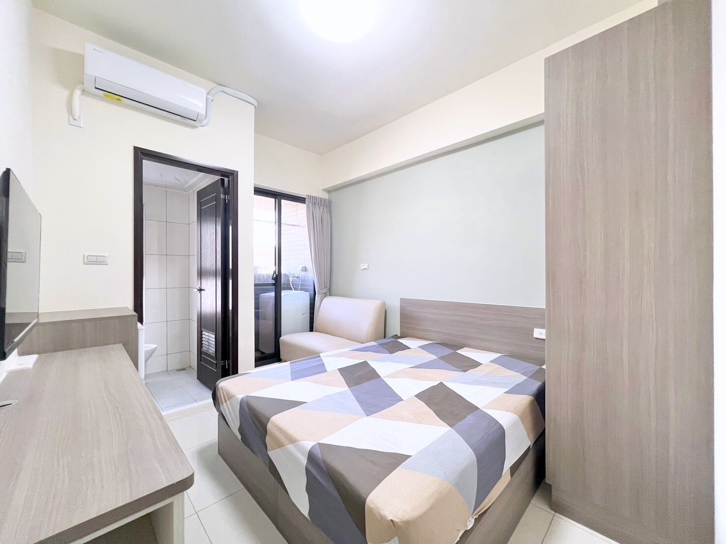 台中市南區台中路電梯大廈整棟新蓋⭐陽台獨洗⭐衛浴開窗⭐電梯機車位⭐租屋補助 房屋出租 樂屋網