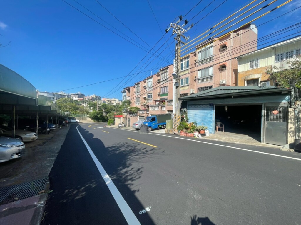 新竹市東區明湖路透天厝jc精選 ️大地坪大自然綠洲別墅 庭院停車雙車 房屋出售 樂屋網