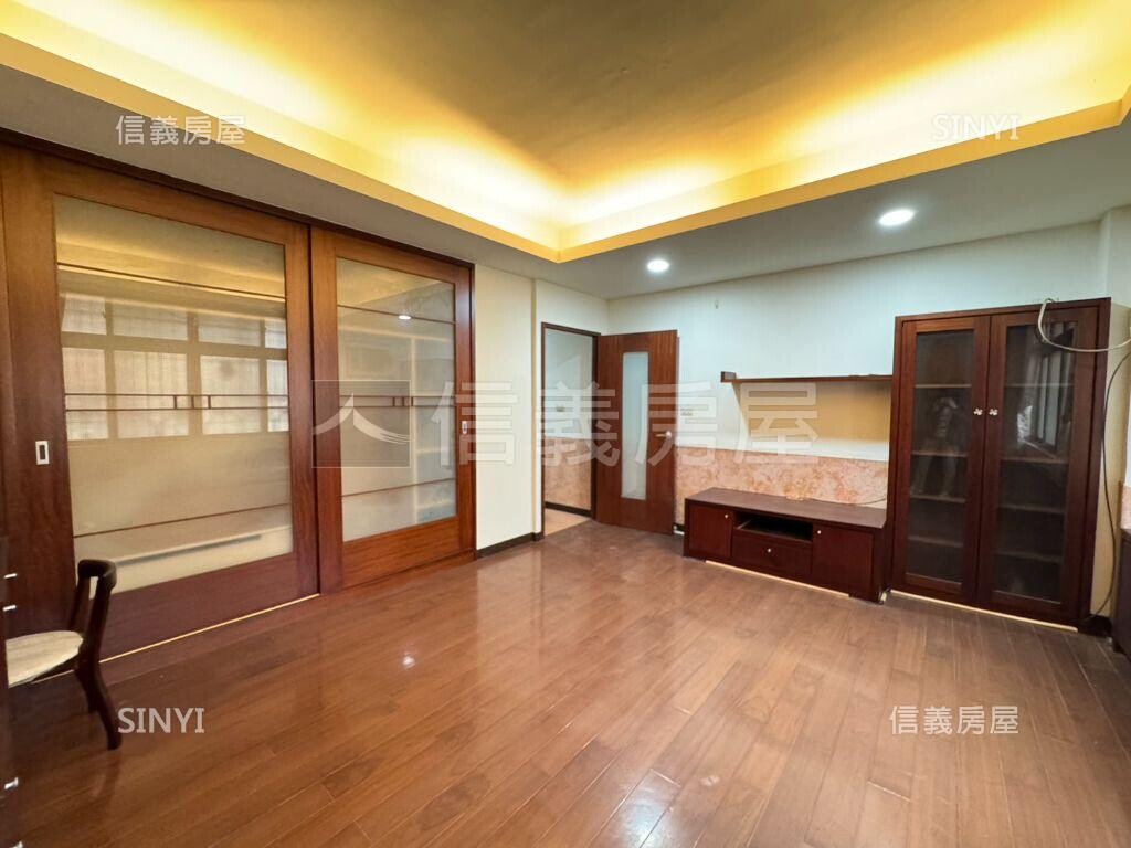 高雄市苓雅區自強三路透天厝近漢神百貨兩房兩衛2樓 房屋出租 樂屋網